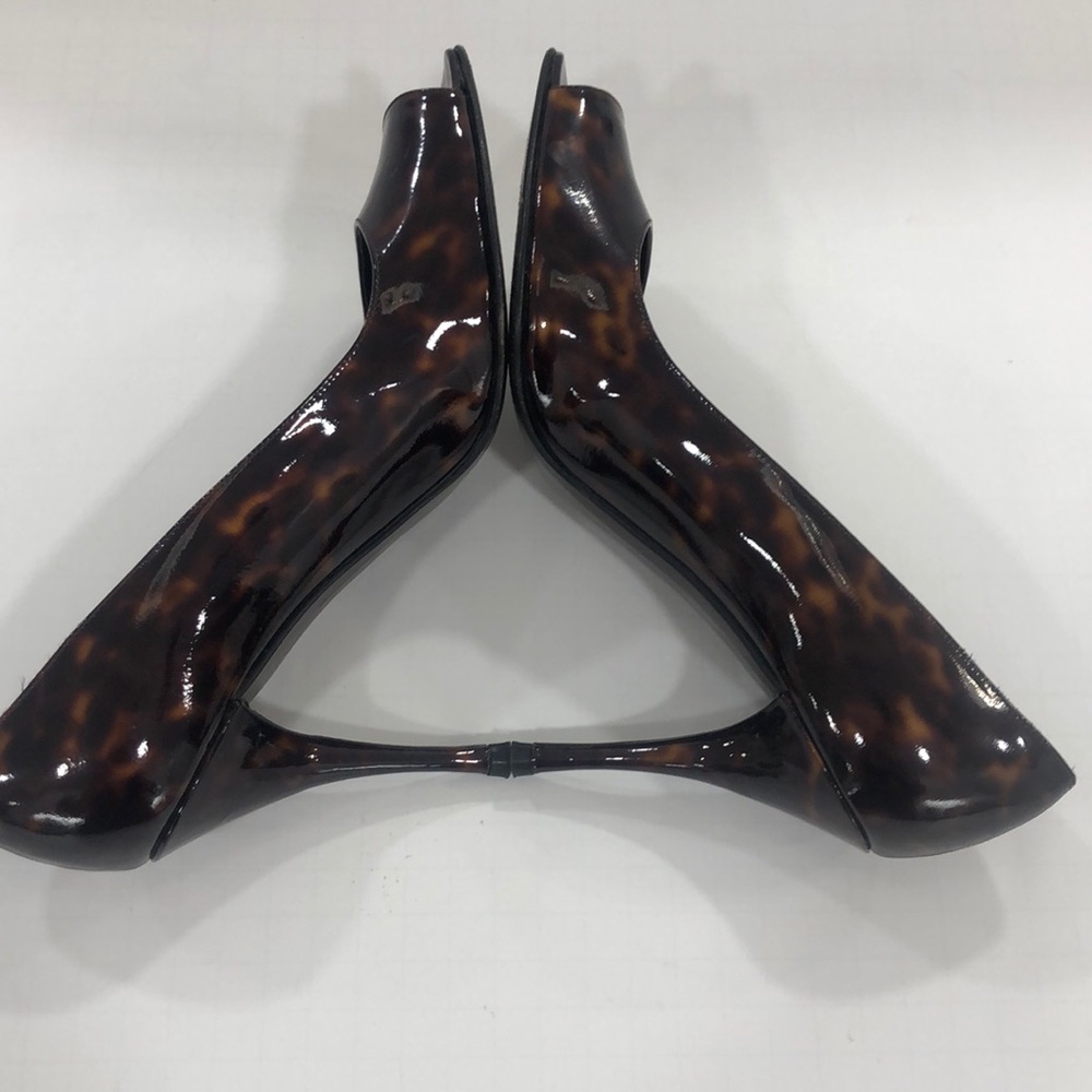 Stuart Weitzman Open Toed Tortoise Shell Pump 9m. - Gem